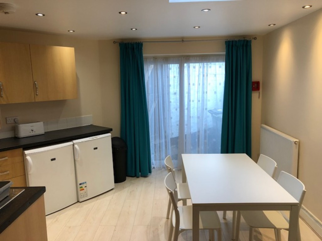 4 bed student house to rent on Howell Road, Exeter, EX4 4HA | StuRents