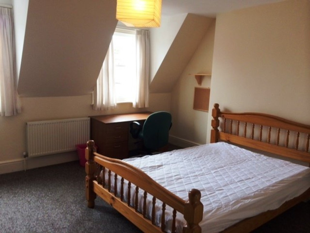 6 bed student house to rent on Howell Road, Exeter, EX4 4LZ | StuRents