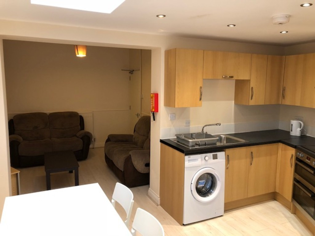 4 bed student house to rent on Howell Road, Exeter, EX4 4HA | StuRents