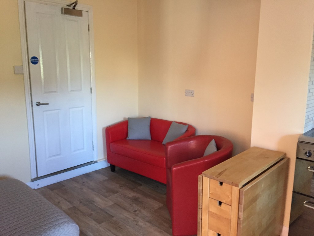 5 bed student house to rent on 23 Priory Road, Exeter, EX4 7AW | StuRents