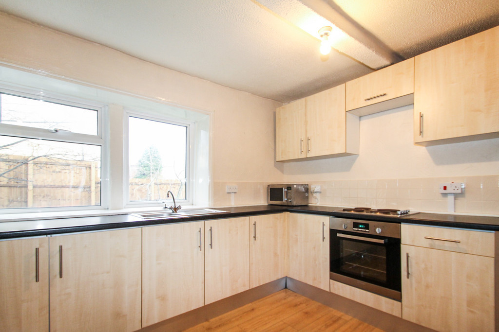 1 bed student house to rent on Lowtown, Pudsey, LS28 7AA | StuRents