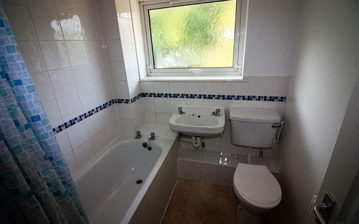 5 bed student house to rent on Stockbreach Close, Hatfield, AL10 0BA ...