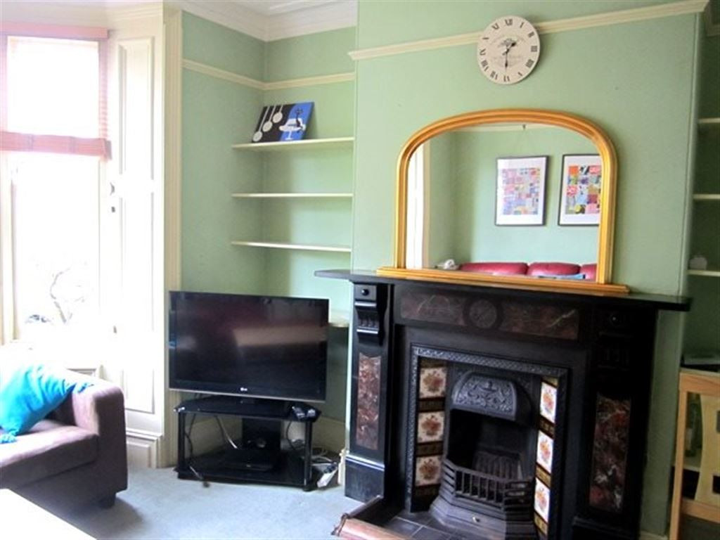 6 bed student house to rent on Feversham Crescent, York, YO31 8HQ ...