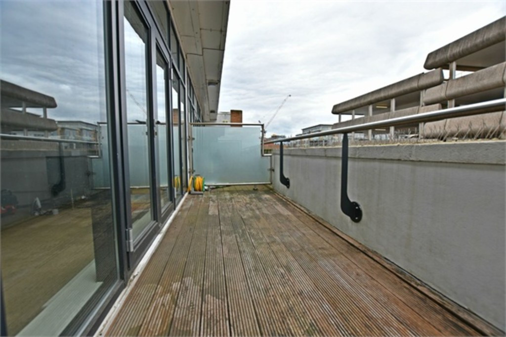 2 bed student house to rent on The Axis, Nottingham, NG1 5FW | StuRents