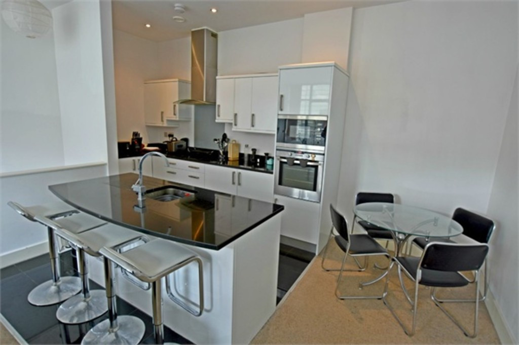 2 bed student house to rent on The Axis, Nottingham, NG1 5FW | StuRents