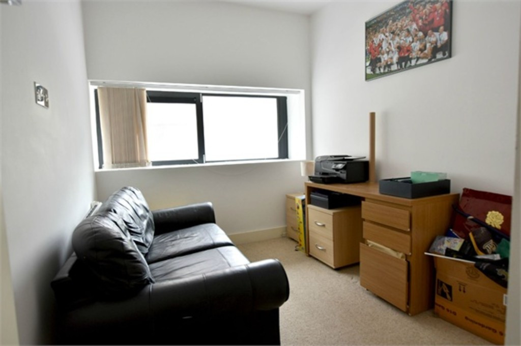 2 bed student house to rent on The Axis, Nottingham, NG1 5FW | StuRents
