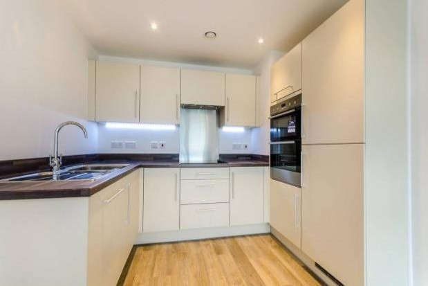 2 bed student house to rent on Austen House, Station View, Guildford ...