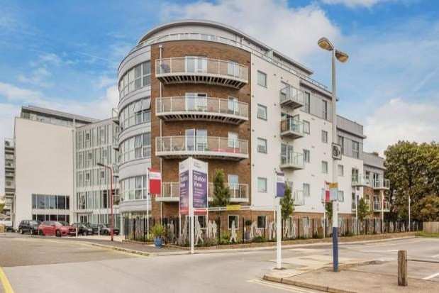 2 bed student house to rent on Austen House, Station View, Guildford ...