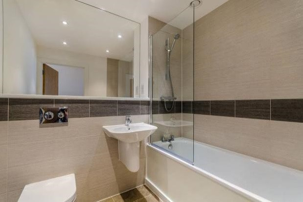 2 bed student house to rent on Austen House, Station View, Guildford ...