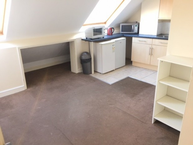 Student studio flat to rent on Yeading Lane, London, UB4 9AX | StuRents