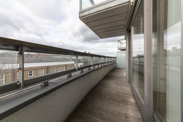 2 bed student house to rent on 10 Prebend Street, London, N1 8PT | StuRents