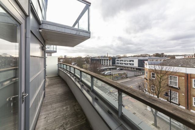 2 bed student house to rent on 10 Prebend Street, London, N1 8PT | StuRents