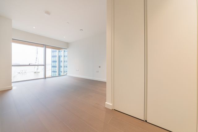 2 bed student house to rent on 10 Cutter Lane, London, SE10 0XX | StuRents