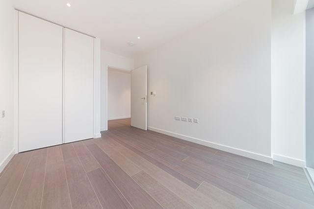 2 bed student house to rent on 10 Cutter Lane, London, SE10 0XX | StuRents