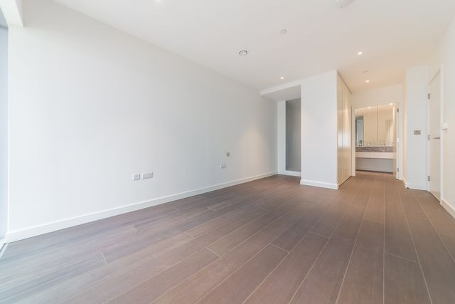 2 bed student house to rent on 10 Cutter Lane, London, SE10 0XX | StuRents