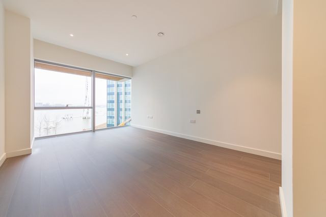 2 bed student house to rent on 10 Cutter Lane, London, SE10 0XX | StuRents