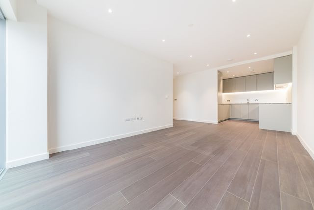 2 bed student house to rent on 10 Cutter Lane, London, SE10 0XX | StuRents