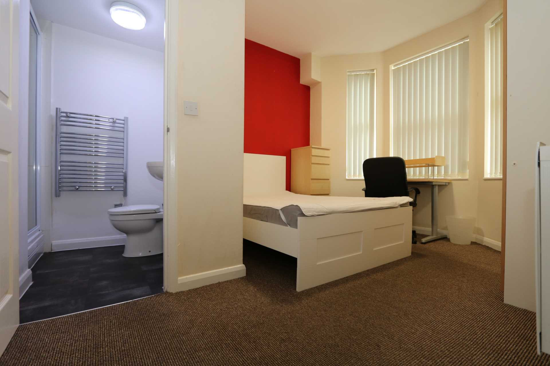 6 bed student house to rent on Gulson Road, Coventry, CV1 2JD | StuRents