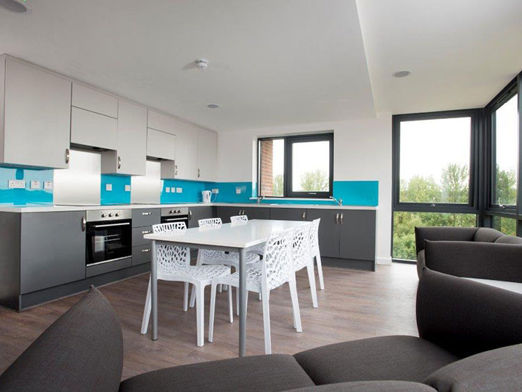Studio student flat to rent on Moorside Road, Winchester, SO23 7RX ...