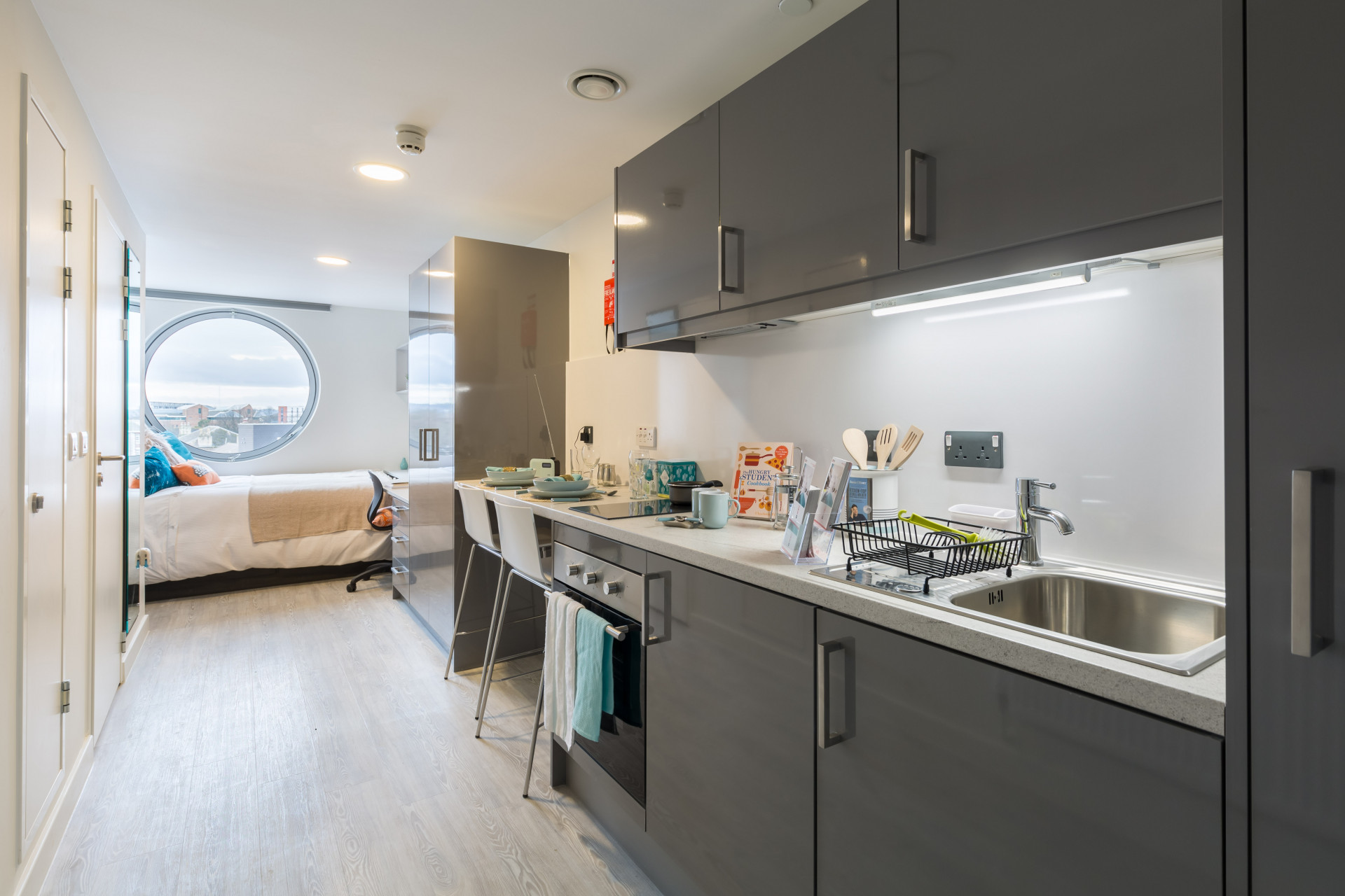 Standard Studio student flat to rent on City Road, Cardiff, CF24 3BJ ...