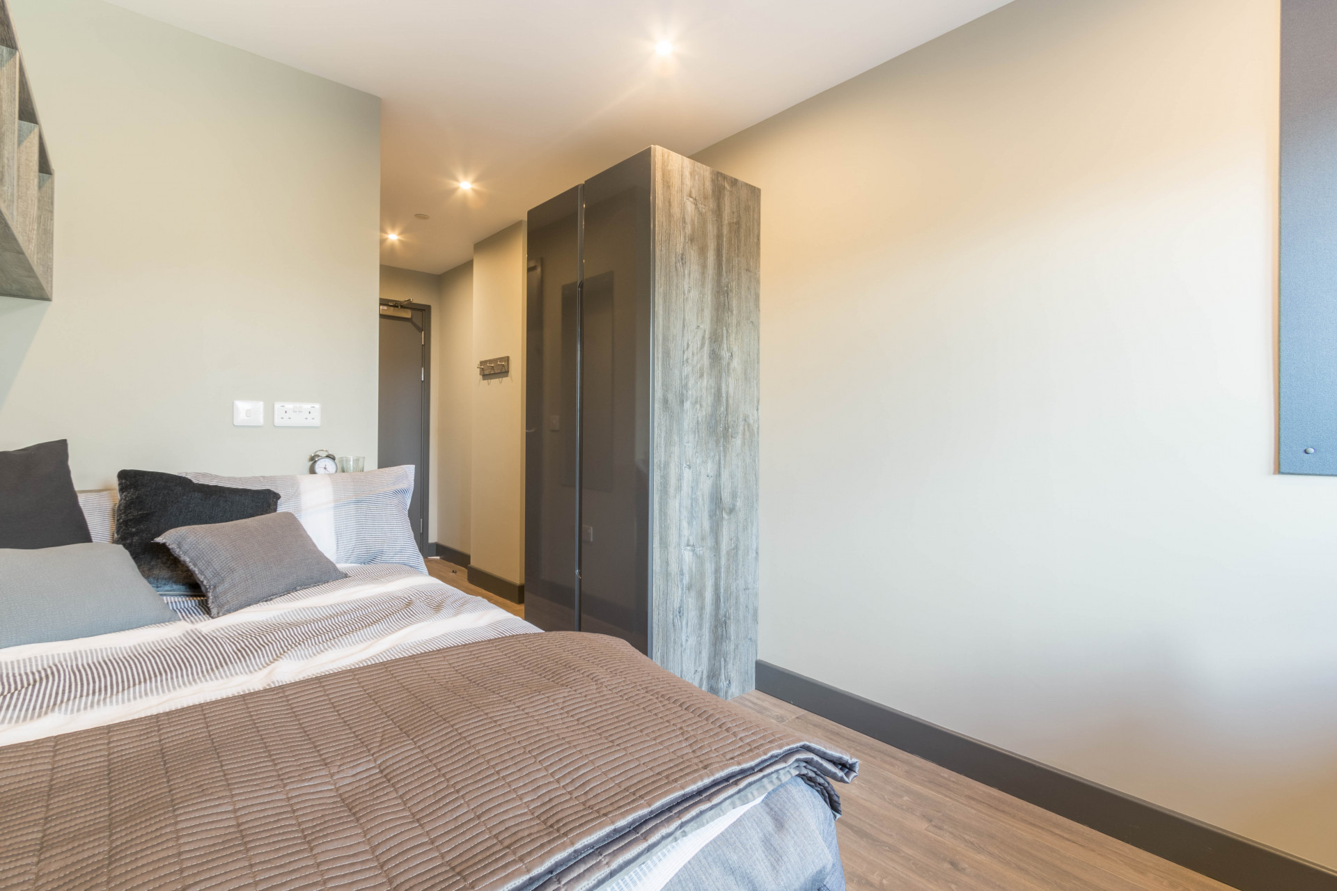 2-Bed Apartment student 2 bed flat to rent on Tyndall Street, Cardiff ...