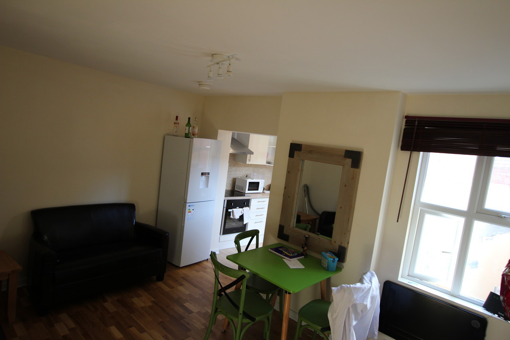 4 bed student house to rent on Long Row, Nottingham, NG1 6JE | StuRents