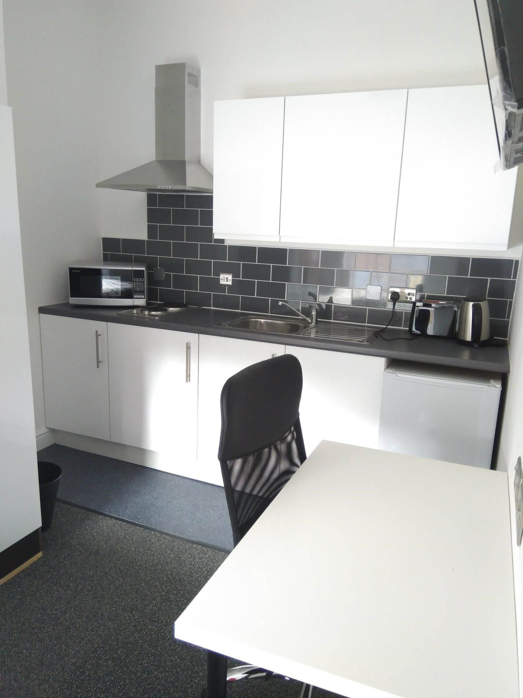 Studio Flats student 9 bed flat to rent on London Road, Coventry, CV1 ...