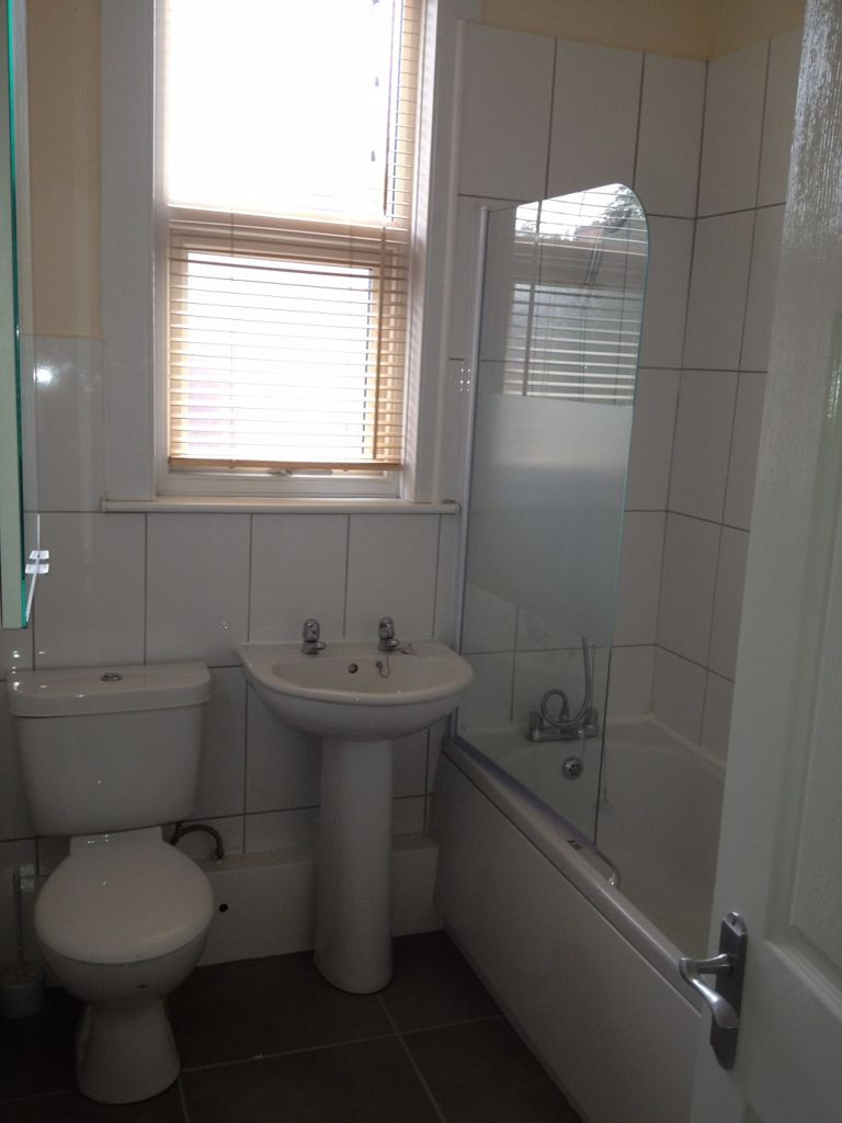 5 bed student house to rent on Alberta Terrace, Nottingham, NG7 6JA ...