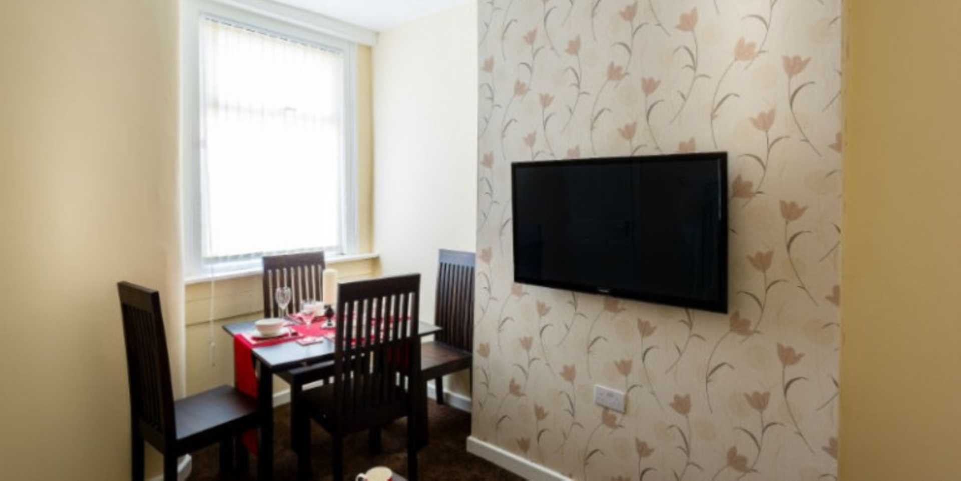 4 bed student house to rent on Fitzwarren Street, Salford, M6 5RS ...