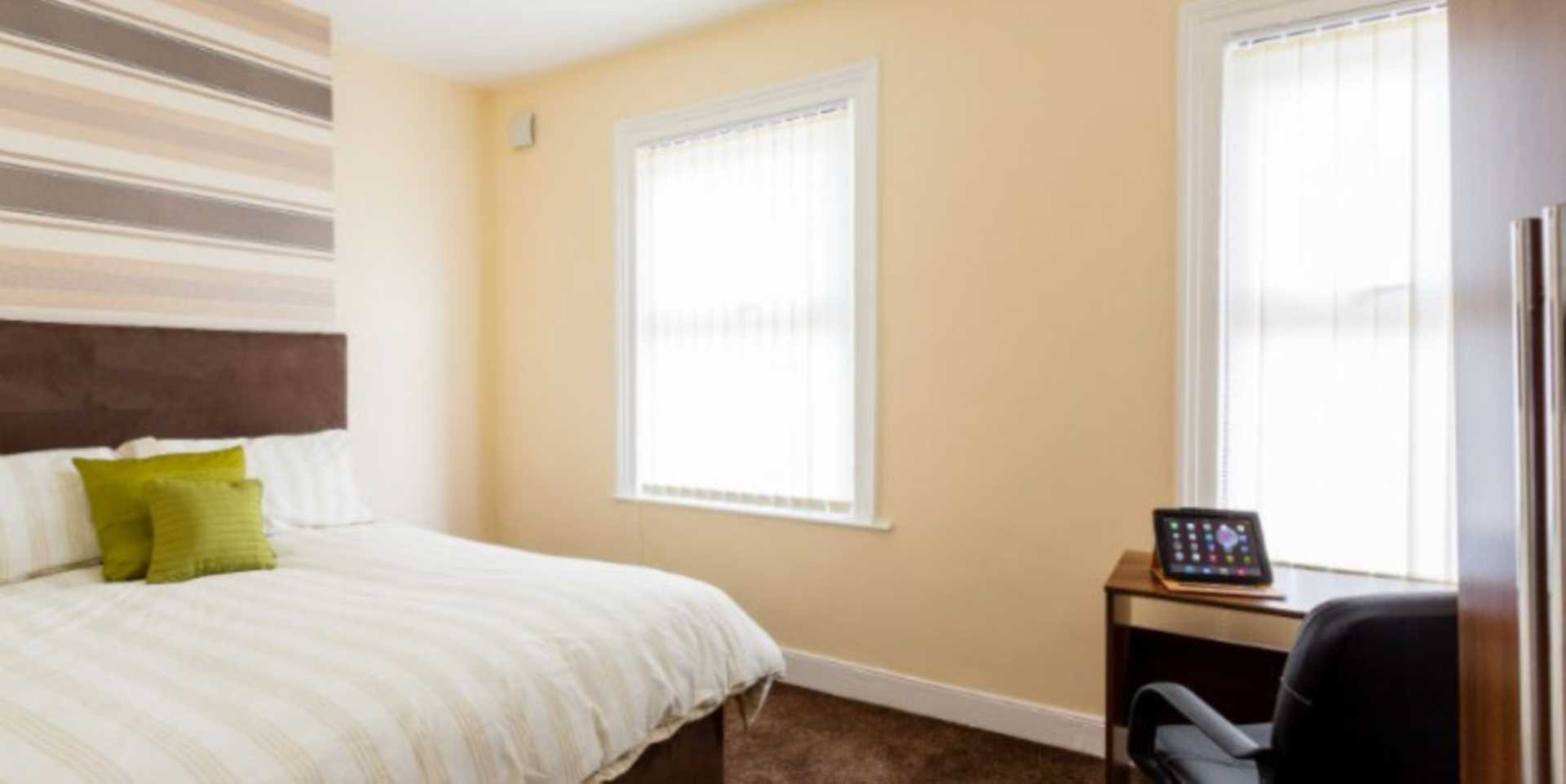 4 bed student house to rent on Fitzwarren Street, Salford, M6 5RS ...