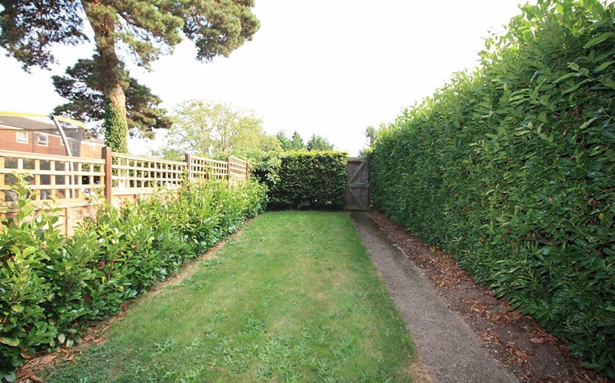 5 bed student house to rent on Stockbreach Close, Hatfield, AL10 0BA ...