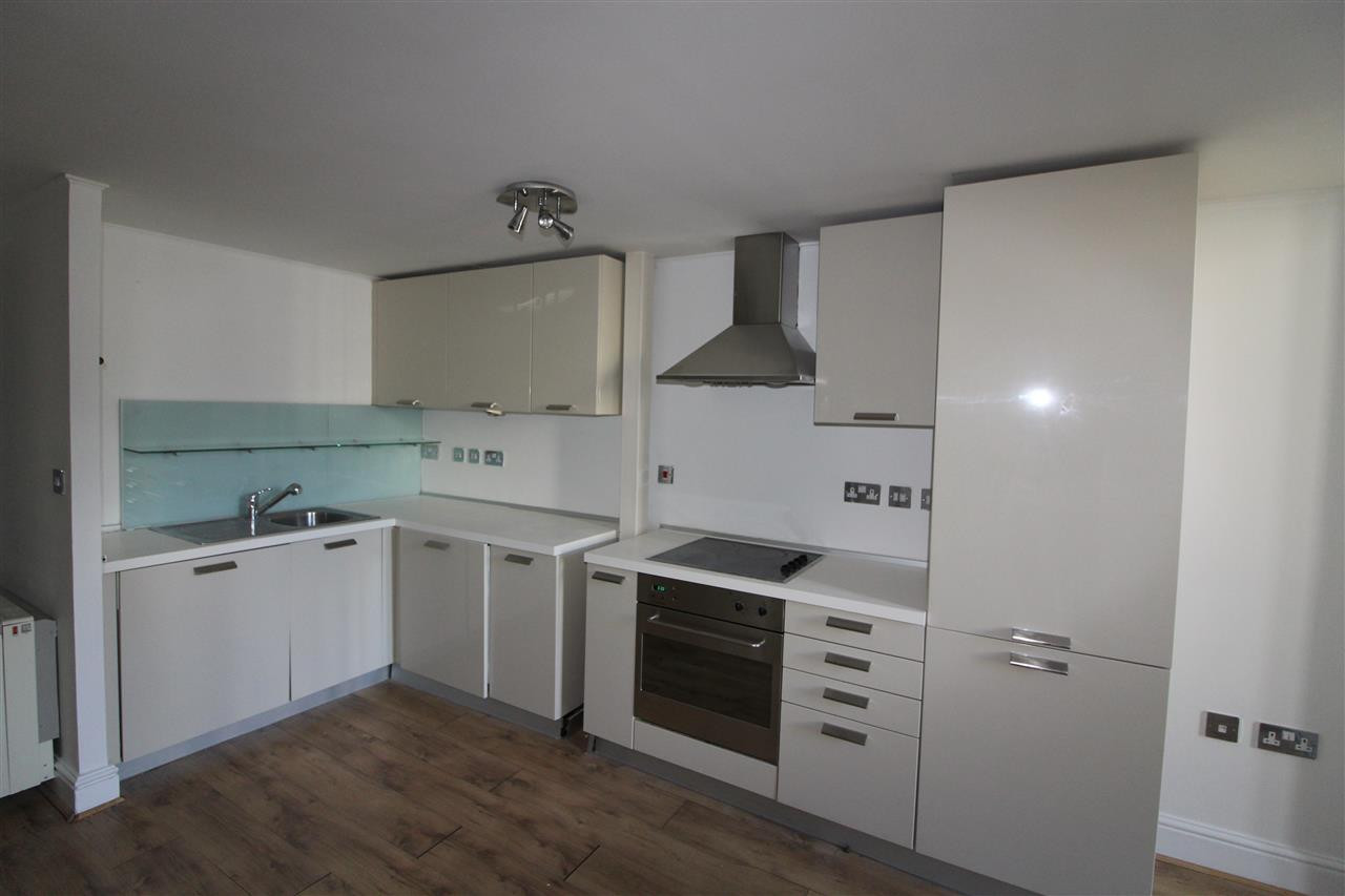 Student studio flat to rent on F12,Imperial Apartments, Southampton ...