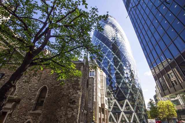 Student studio flat to rent on 10 St. Mary At Hill, London, EC3R 8EE ...