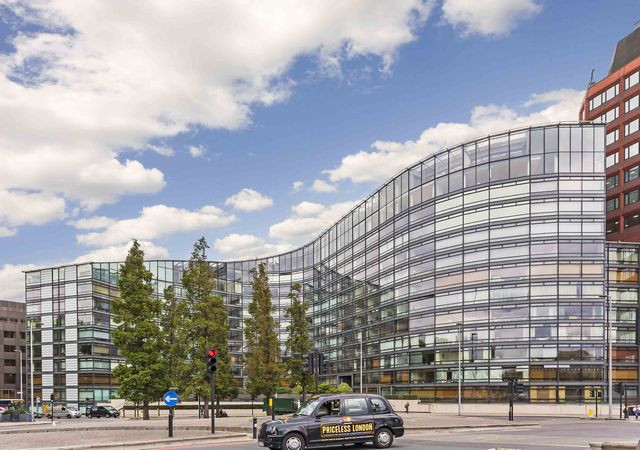 3 bed student house to rent on Parliament View Apartments, London, SE1 ...