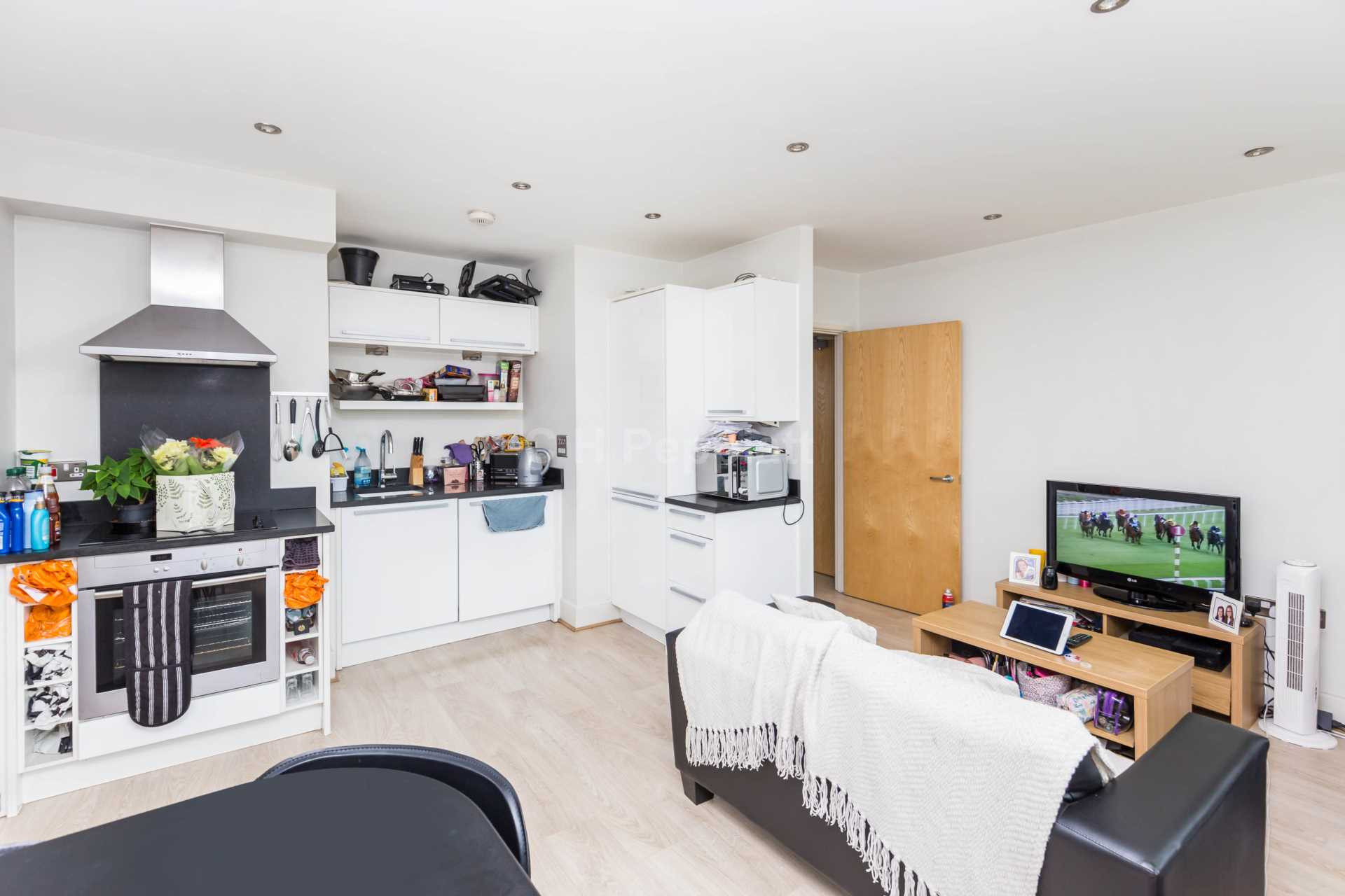Student studio flat to rent on Rockingham Street, London, SE1 6PD ...