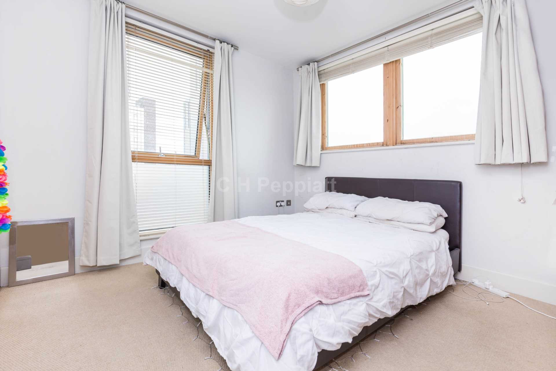 Student studio flat to rent on Rockingham Street, London, SE1 6PD ...