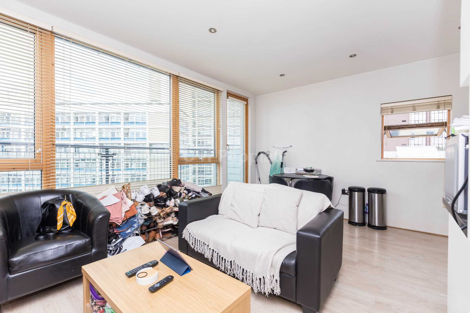 Student studio flat to rent on Rockingham Street, London, SE1 6PD ...