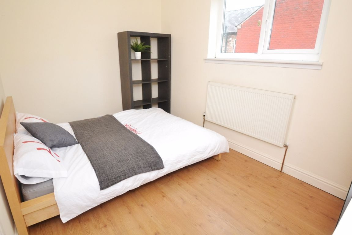 7 bed student house to rent on Whitby Avenue, Manchester, M14 6QJ ...