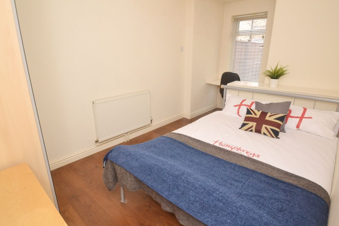 7 bed student house to rent on Whitby Avenue, Manchester, M14 6QJ ...