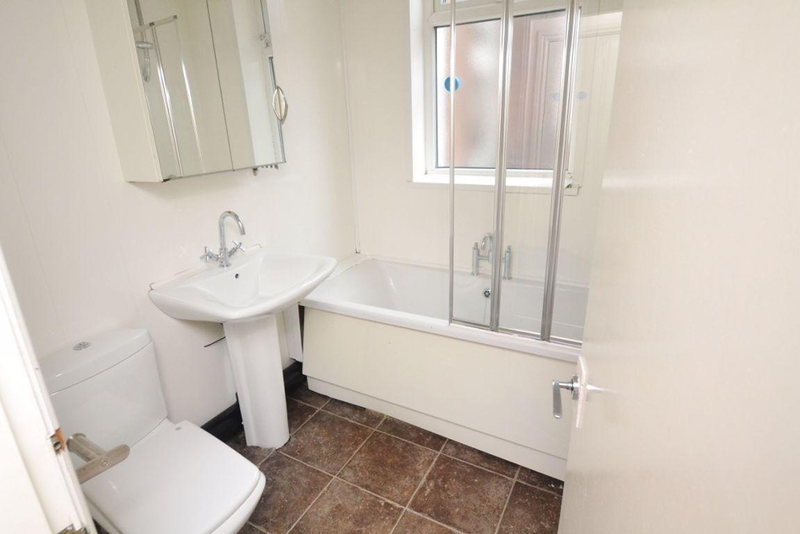 7 bed student house to rent on Whitby Avenue, Manchester, M14 6QJ ...