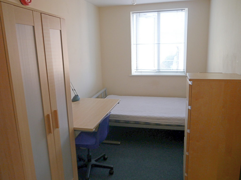 4 bed student house to rent on Radford Road, Nottingham, NG7 5GN | StuRents