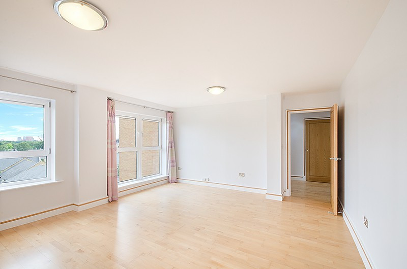 2 bed student house to rent on Langbourne Place, London, E143WW | StuRents