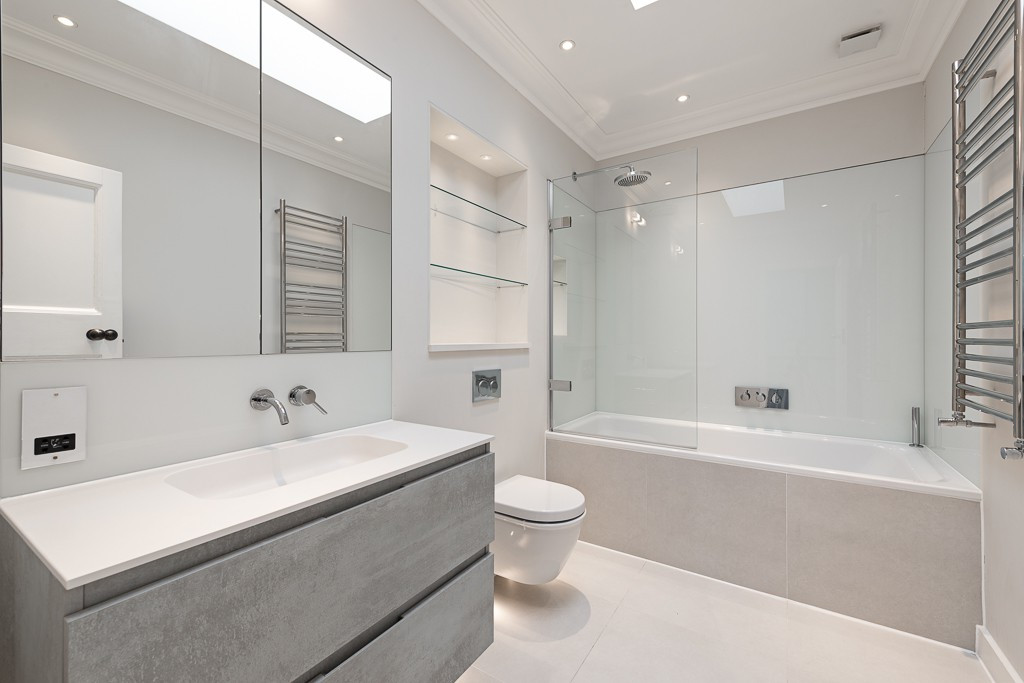 4 bed student house to rent on Addison Crescent, London, W148JP | StuRents