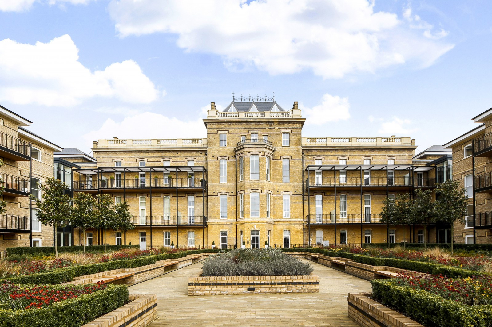 3 bed student house to rent on Atkinson House, London, SW200NY | StuRents