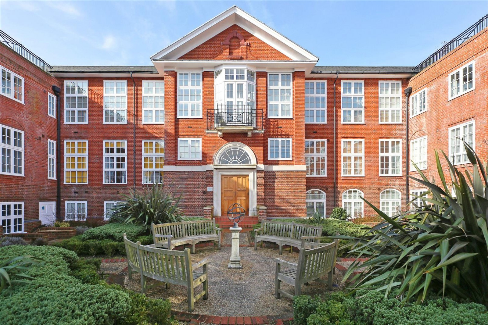3 bed student house to rent on Arcadian Place, London, SW185JF | StuRents