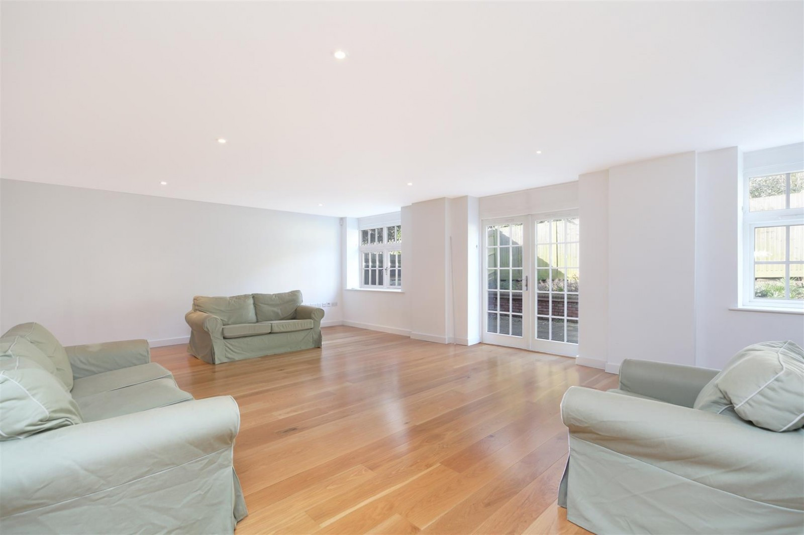 3 bed student house to rent on Arcadian Place, London, SW185JF | StuRents