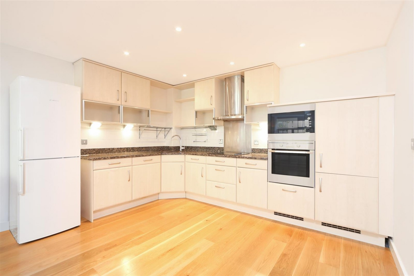3 bed student house to rent on Arcadian Place, London, SW185JF | StuRents