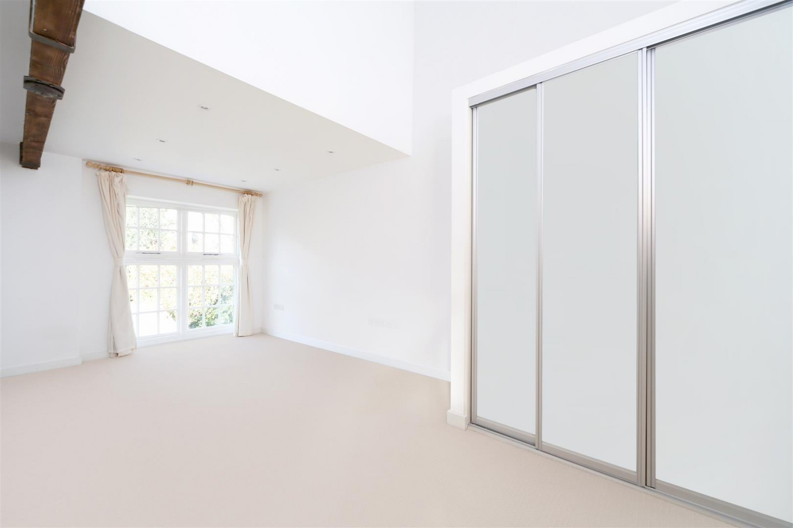 3 bed student house to rent on Arcadian Place, London, SW185JF | StuRents