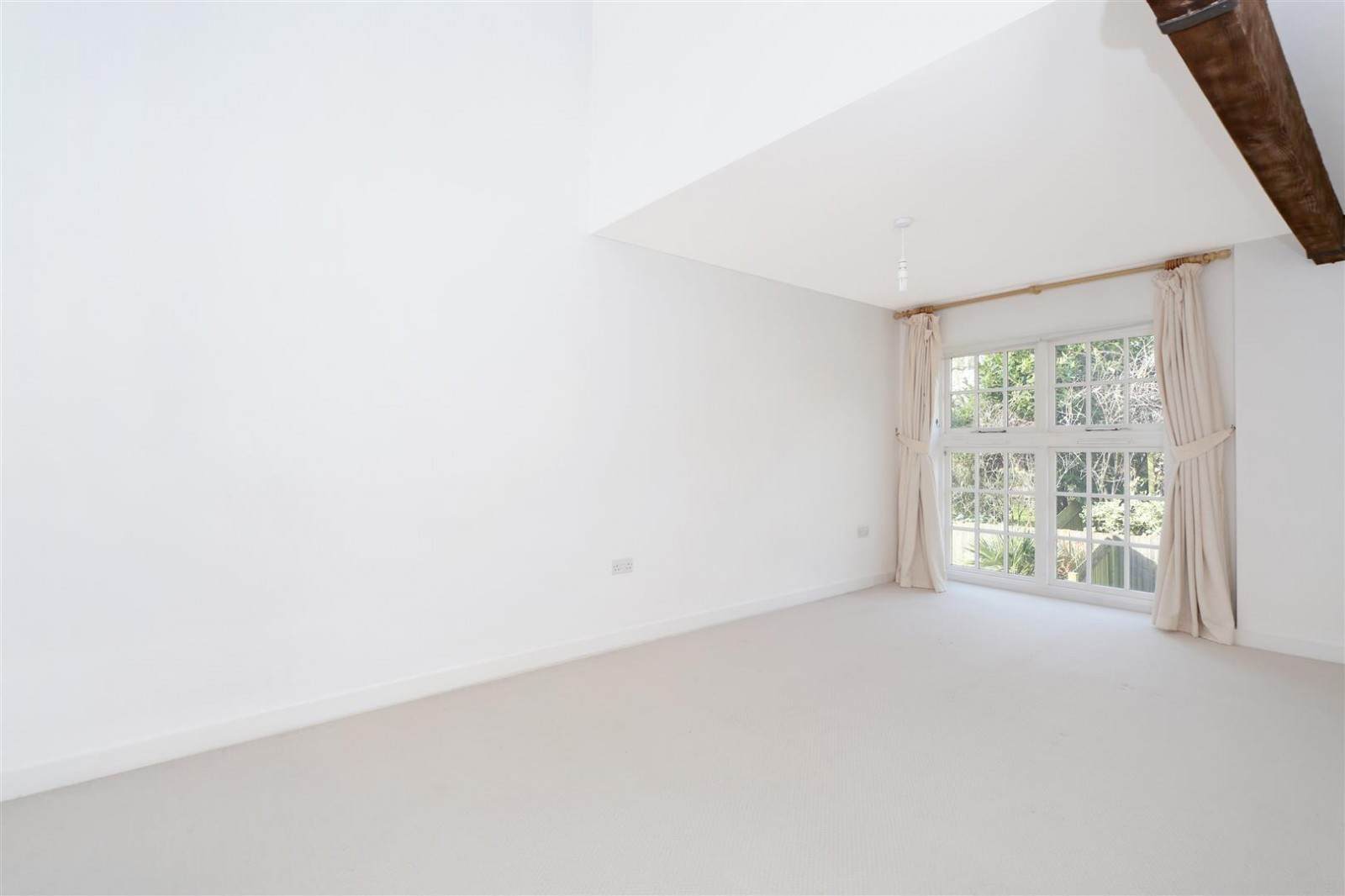 3 bed student house to rent on Arcadian Place, London, SW185JF | StuRents