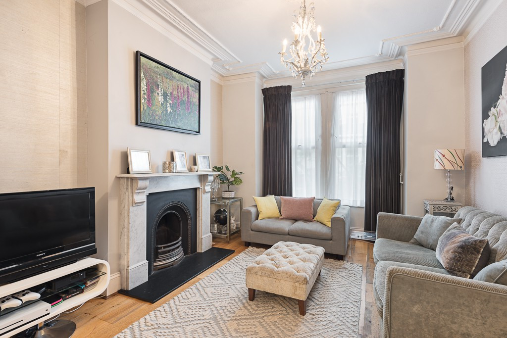 5 bed student house to rent on Glengall Road, London, NW67HG | StuRents